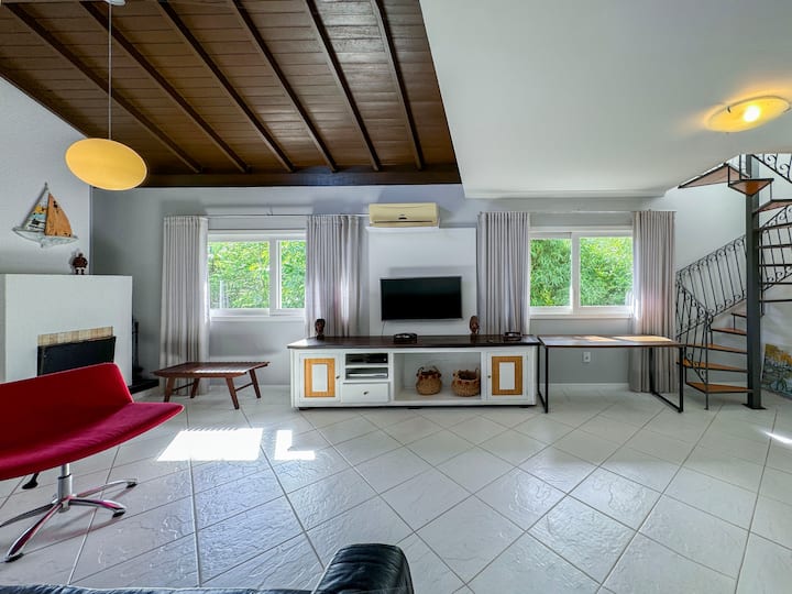 Come To Floripa And Stay At Our Lovely House - Florianópolis
