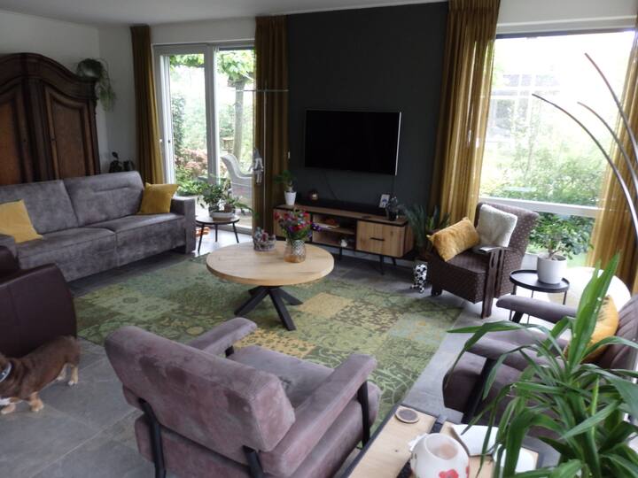 Luxe Bovenetage Met Sauna Aan Vaarwater - Sneek