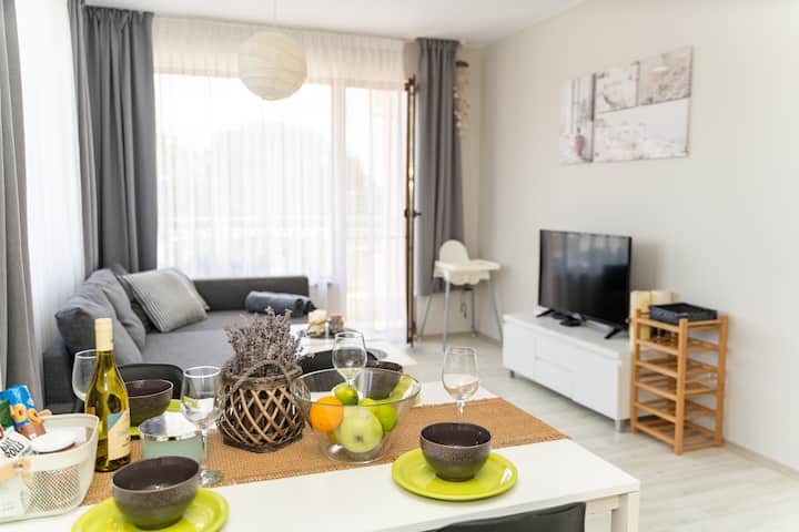 Nearby The Beach Amber Apartment - 瓦爾納
