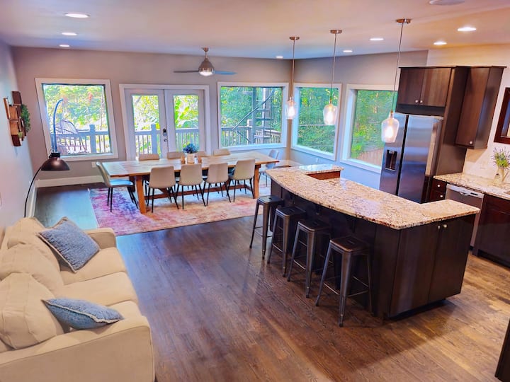 Modern Ponce City Market Home Next To Piedmont Park & The Beltline - Atlanta, GA