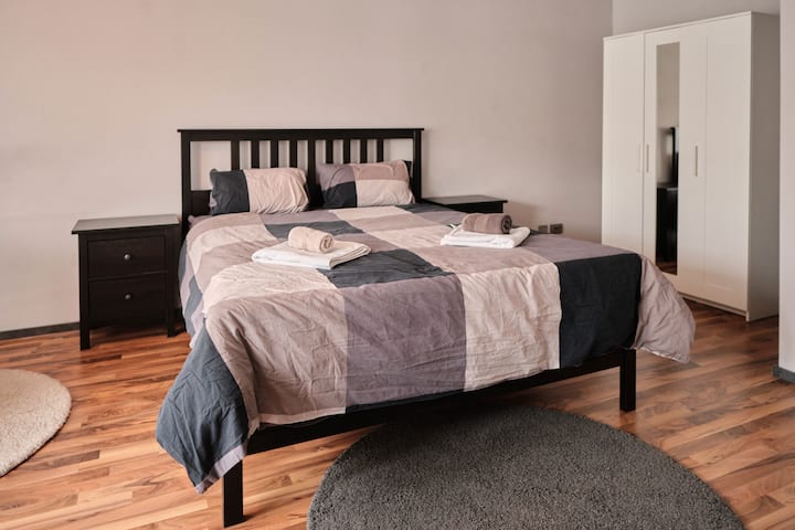 Entire Apartment, Düsseldorf Messe / Airport - Neuss