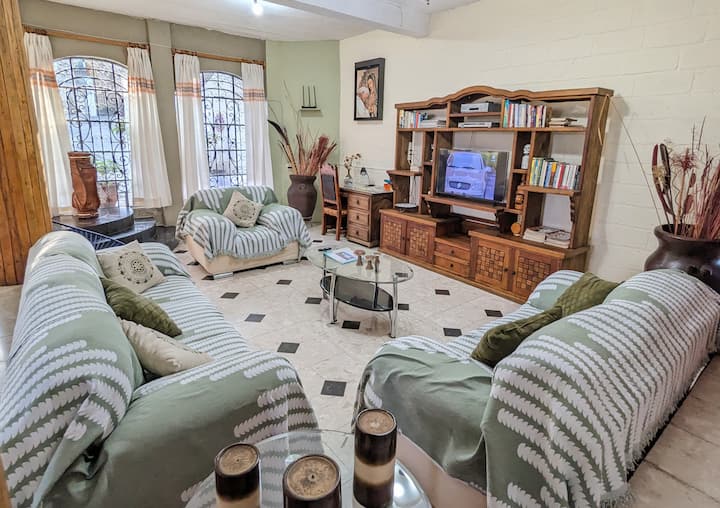 Hermosa Y Céntrica Casa Con Estacionamiento - Taxco