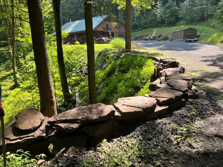 Cross Fork Pine Lodge Bear's Den3 Br Luxury Cabin - Kettle Creek State Park, Renovo