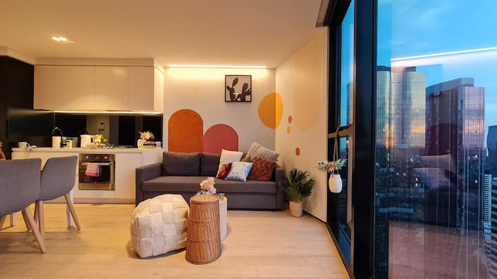 Sunset Glow Central Retreat! Free Tram Zone - Richmond