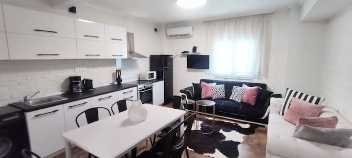 Stylish 3 Bd Apt  In The Heart Of The City Center - Thessaloniki