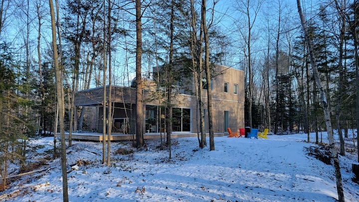 Chalet Architectural En Forêt - Quebec