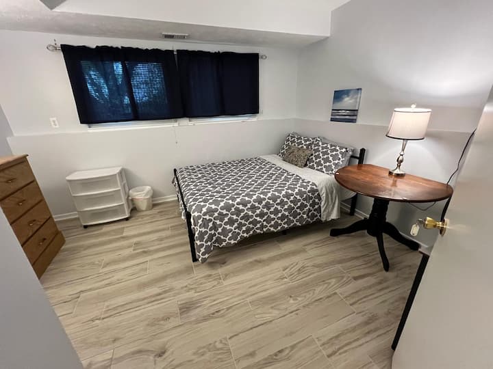 1.5 Mi To Reston Metro, Queen Bed + Garden View - Reston, VA
