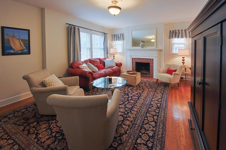 Cozy 4 Br Cottage Sleeps 8 Near Uk & Downtown - Lexington, KY