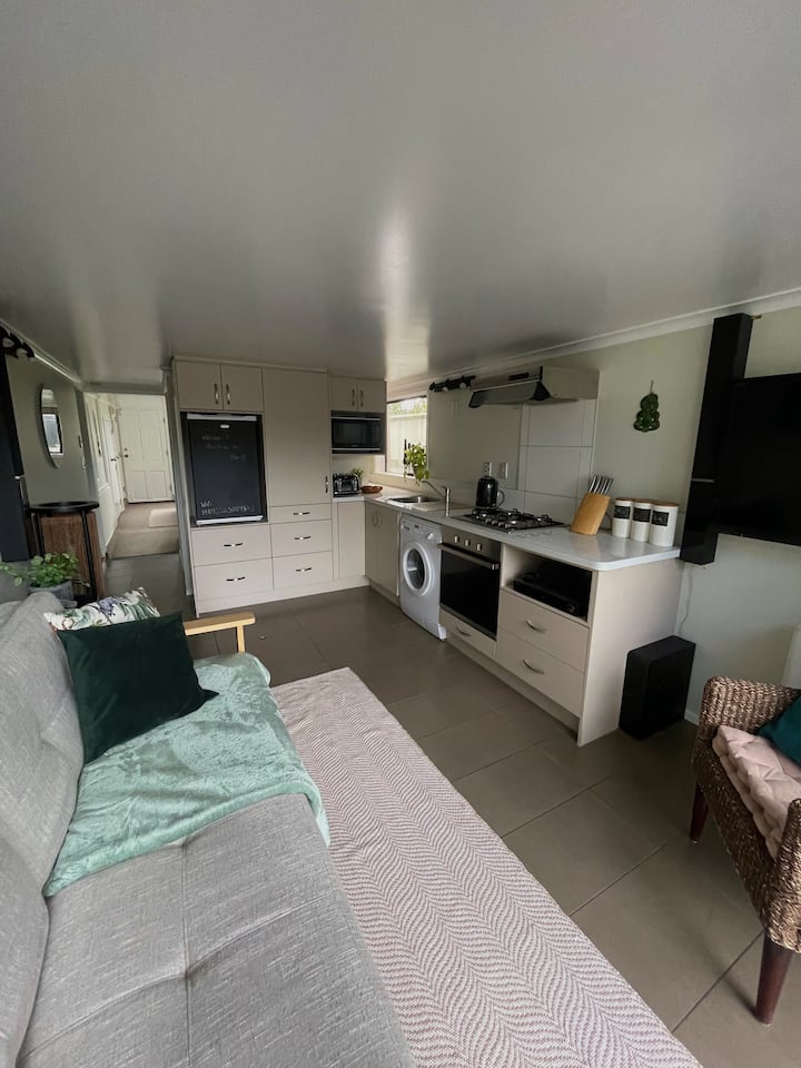 Downtown The Mount - Walk To The Beach, Harbour, Shops And Restaurants! - Bay of Plenty