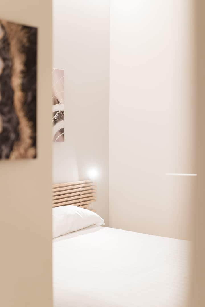 Double Room With Bathroom · Dieci By Comorooms - Como