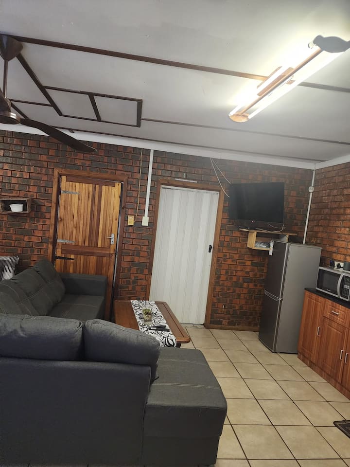 Cassiandra Place Unit 2, Self Catering. - Richards Bay