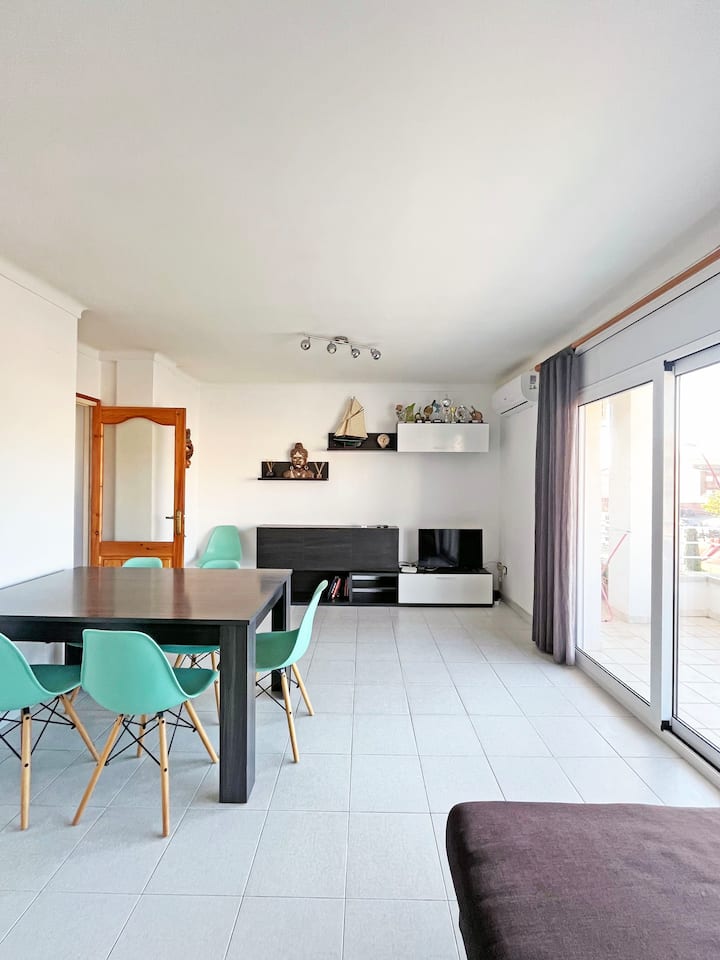 Apartamento En Centro Del Pueblo Con Wifi&parking - L'Escala