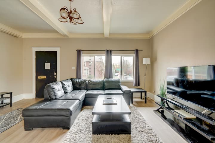 Budget Group Stay | Near Moda Center & Max - Arbor Lodge - Portland