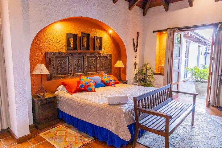 Villa Lolita #1  (La Merced) + Free Parking! - 