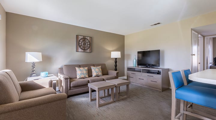 Spacious 12-person Desert Condominium! - Coachella, CA