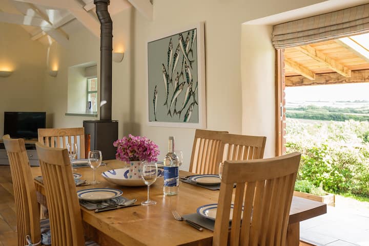 Mynford Cottage, With 2 Bedrooms & 2 Bathrooms . - Port Isaac