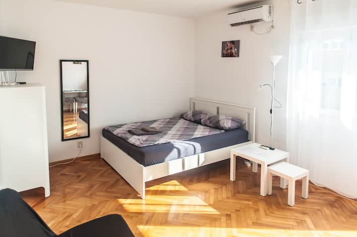Sunny Balcony Center Top Location - Belgrado