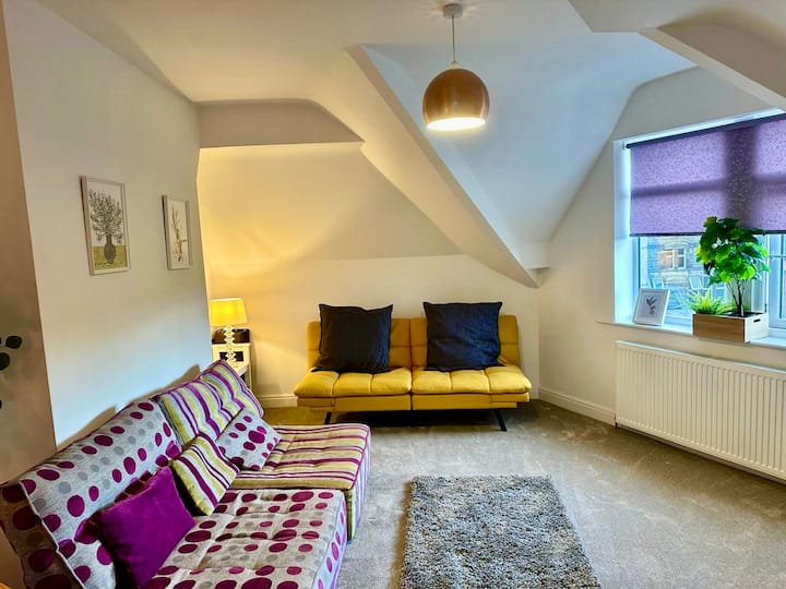 Spacious King's Road Flat, Free Off Street Parking - Harrogate