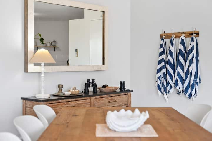 Absolute Beachfront - Top Floor Apartment - Marcoola