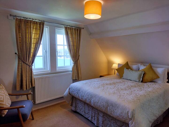 Room 8, Chough's Nest, Lynton, Exmoor, Devon. - Lynton