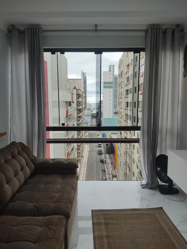 Amplo Apartamento 1 Dormitório, Centro Da Cidade - Balneário Camboriú