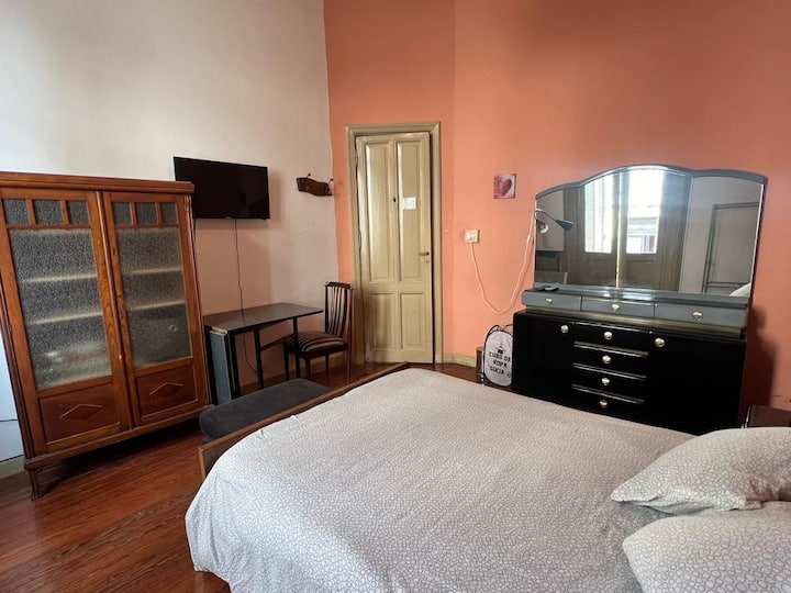 Private Room W/ Balcony In San Telmo (3) - Buenos Aires