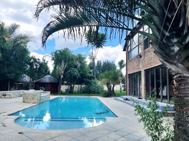 Country Gem In Kyalami - Midrand