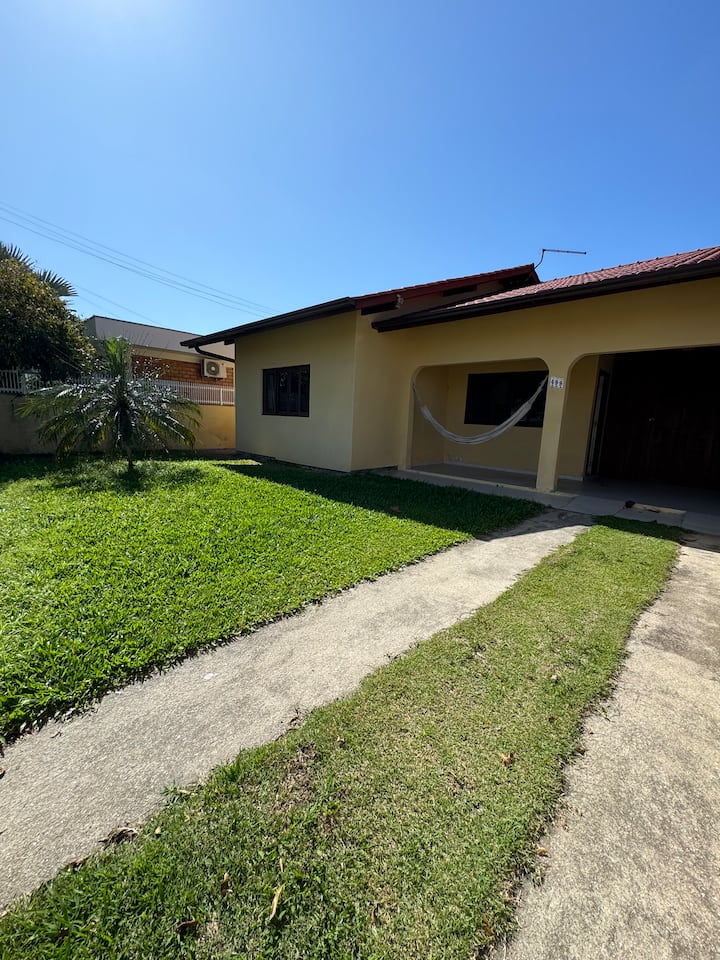 Casa Com Piscina Em Bombinhas - Bombinhas