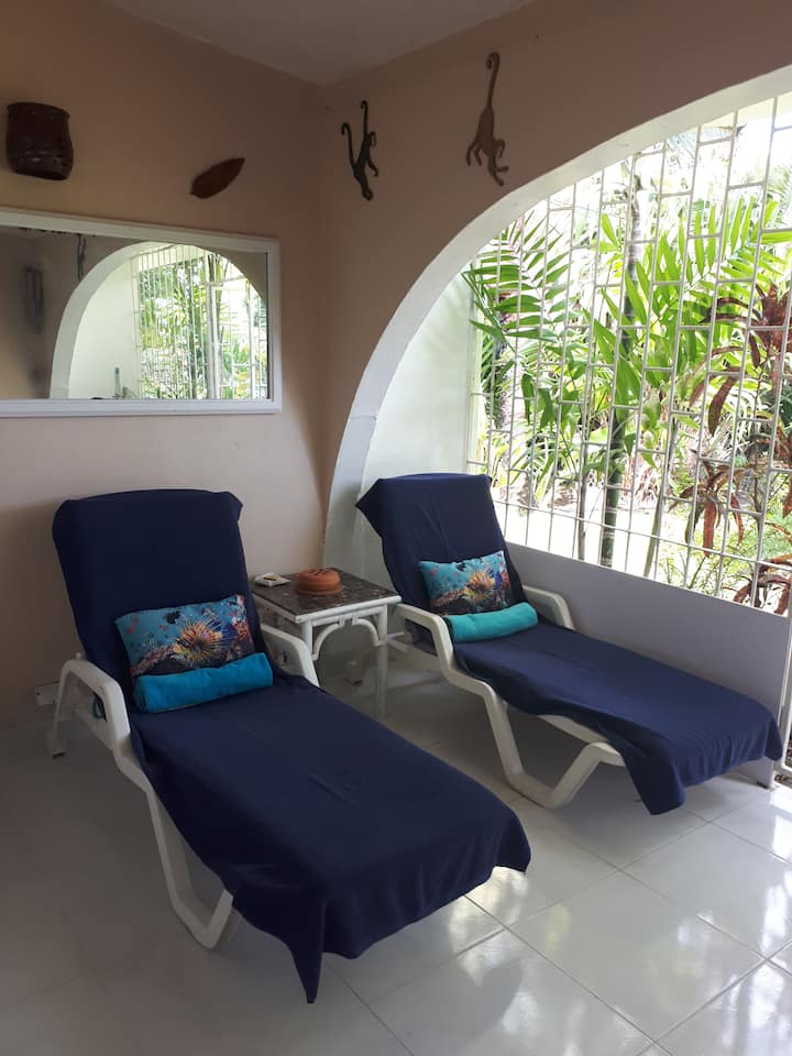 Allamanda View, 5 Min Walk To Beach & Private Pool - Barbados