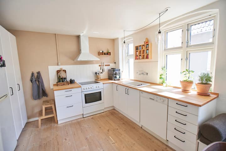 Cossie City House: 2 Floor Apartment In Aarhus C - Aarhus