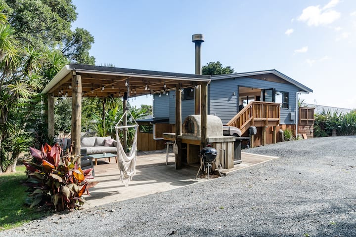 A Slice Of Paradise - Raglan