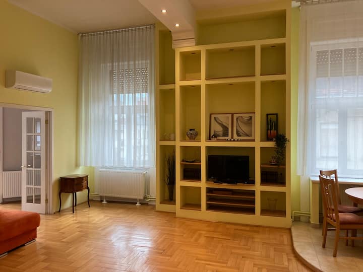 Spacious Quiet Flat In The Centre - Budapest
