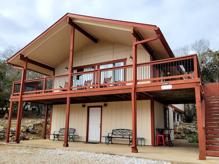 Amazing Canyon Lake Views, Expansive 2-story Deck! - Canyon Lake, TX