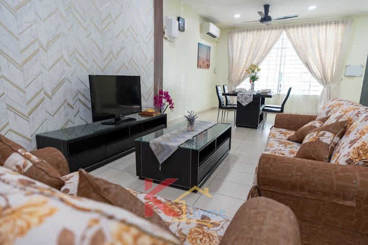【K Home】-cozy 3-storey Landed/5r4b-16 Pax/city Kk - Kota Kinabalu