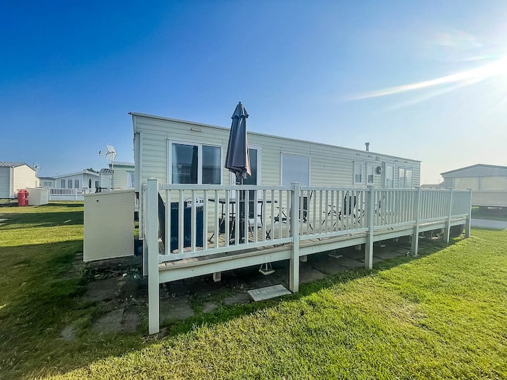8 Berth Caravan For Hire By The Beautiful Beach In Heacham, Norfolk Ref 21055a - Heacham