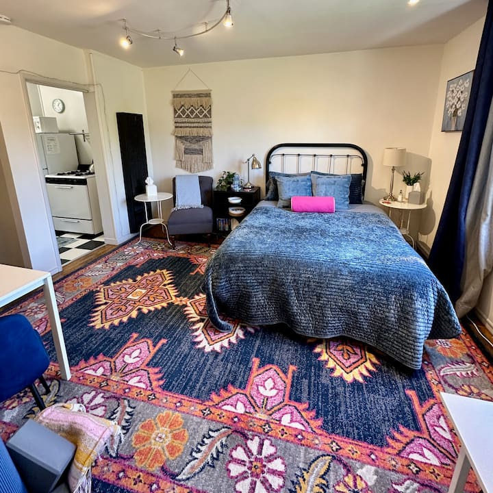 Sunny & Stylish Studio On College Ave - Piedmont, CA