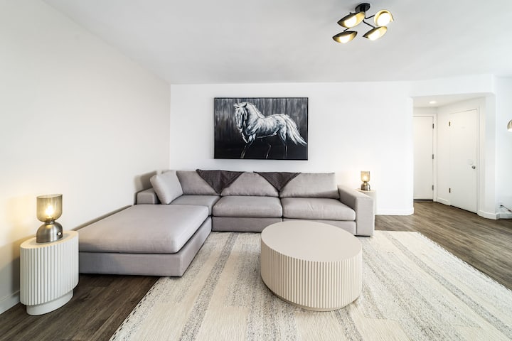 Modern Condo Near Beverly Hills (1 Month Minimum) - Beverly Hills, CA