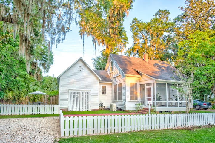 "The White House" In Downtown Historic Gainesville - Gainesville, FL