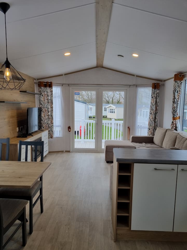 2 Bed Caravan At Rockley Park - Pool