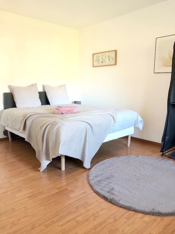 Studio 7'4 On The Swiss Border Near Bus And Tram - Basel