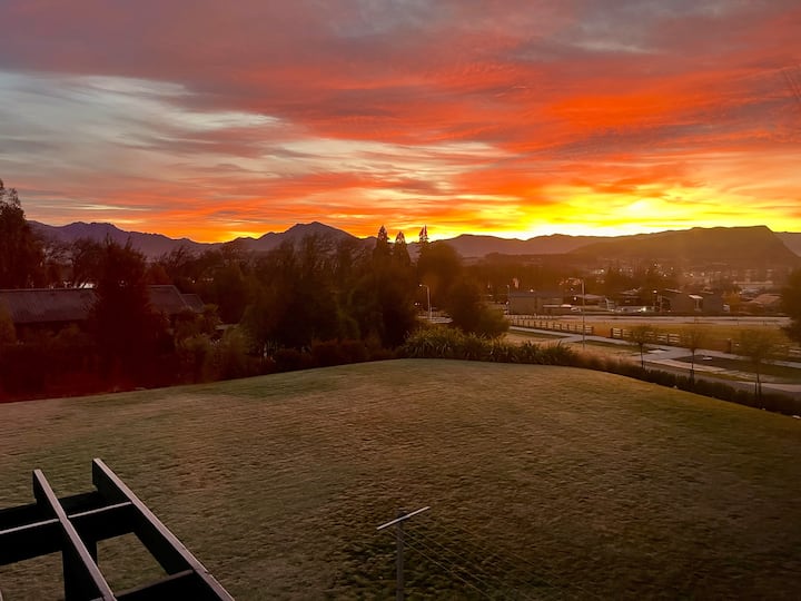 3 Bedroom Townhouse, 600 Mtrs From Lake Wanaka - Wanaka