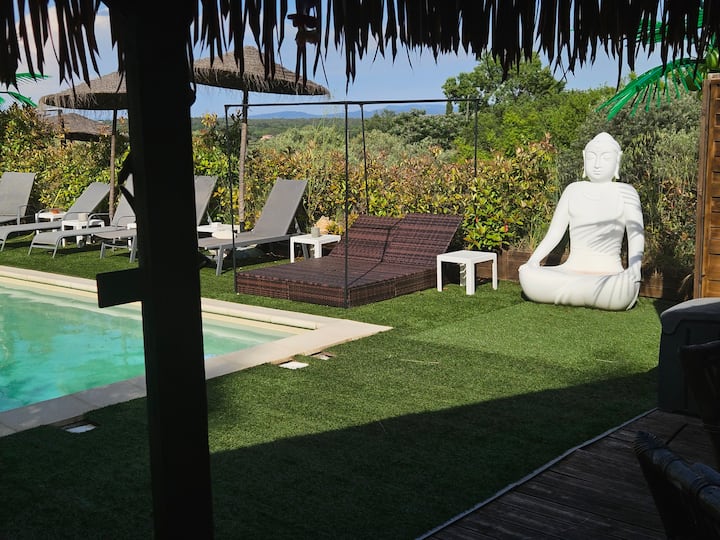 Evgevjfannivpiscinejaraokeetc - Le Luc