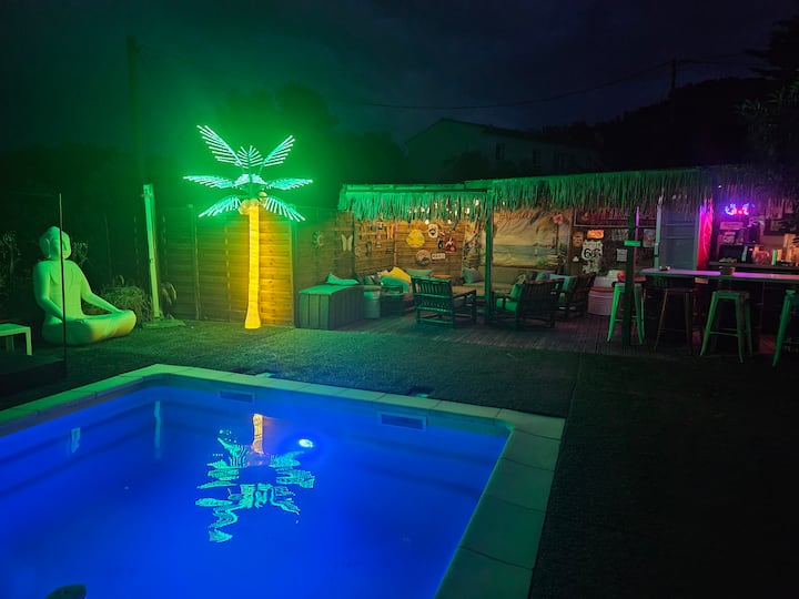 Anivevgevjfpiscinekaraokeetc - Le Luc