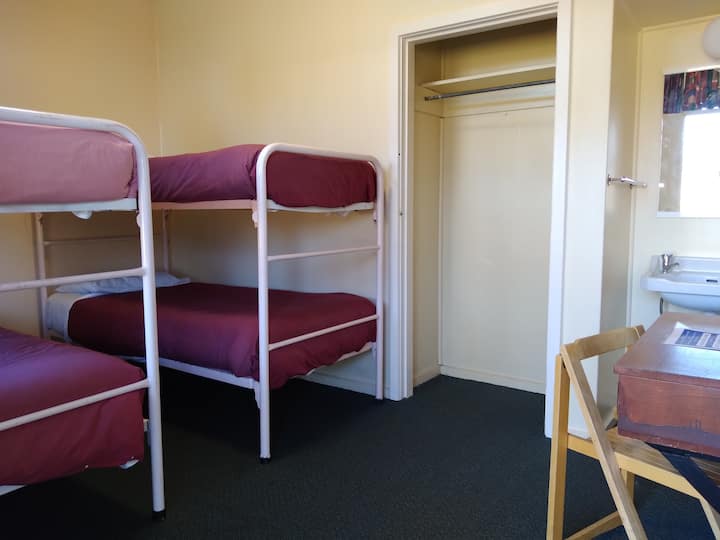 Private Hostel Room (4 X Beds) @ The Junction - Tūrangi