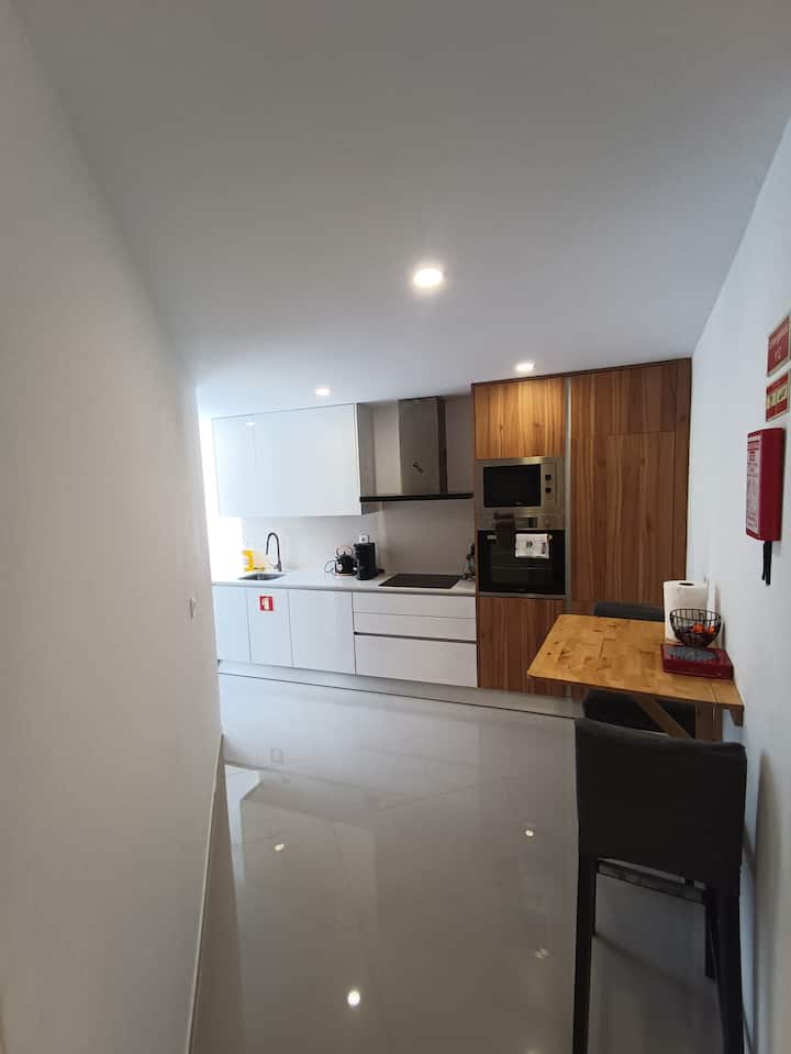 Comfy 2 Bedroom + Ac + 8 Mins Downtown, Families - Almada