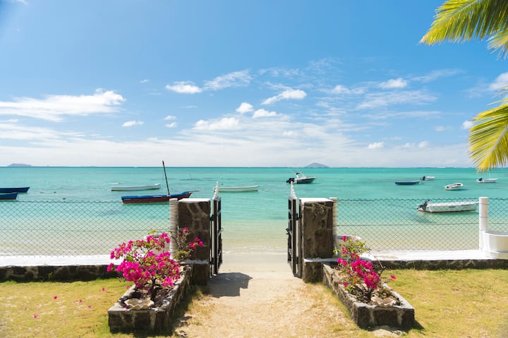 Quaint 1st Floor Beach Apt In A Fishing Village - Mauritius