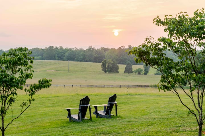 Tranquil Estate Cottage + Art Studio - Keswick Vineyards, Keswick