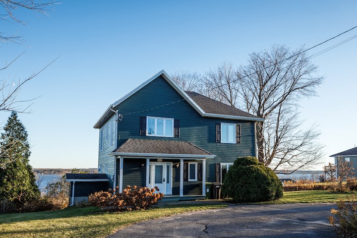 Maison De Campagne Avec Vue Sur Le Fleuve - Québec