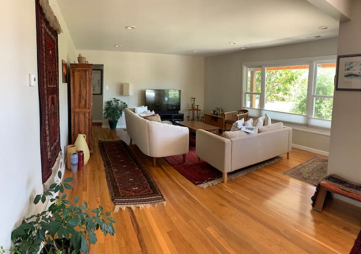 Urban Flower Farm & Homestead. Amazing Stay! - Scotts Valley, CA
