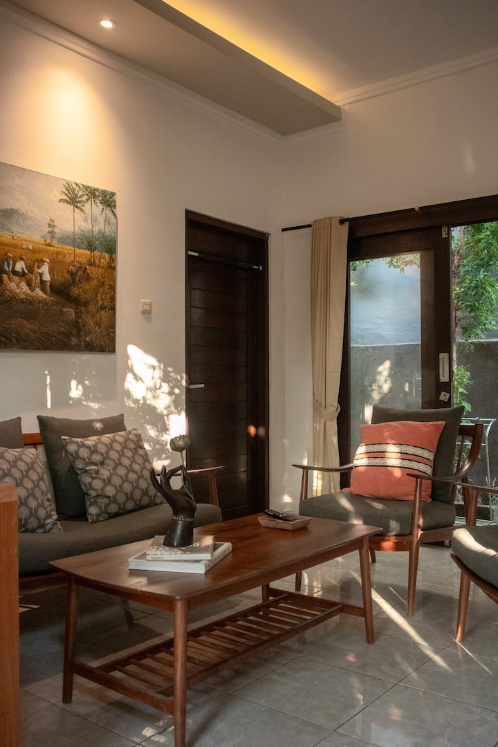 Manto's Place - Canggu 3br With Workspace & Garden - Bali